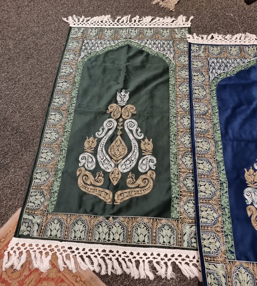 Luxurious Velvet Embroidered Prayer Mat | AbayaTopia